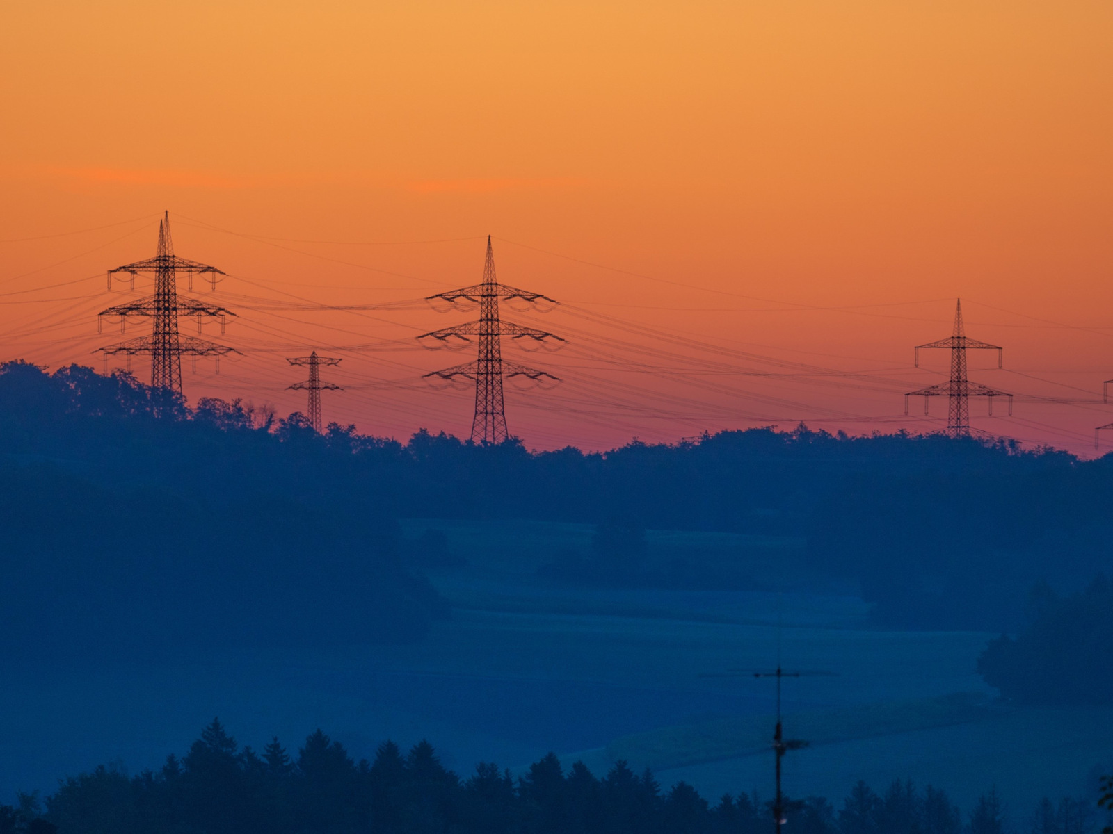 Strompreise - Preise steigen durch Kraft­werks­stra­te­gie und Ka­pa­zi ...