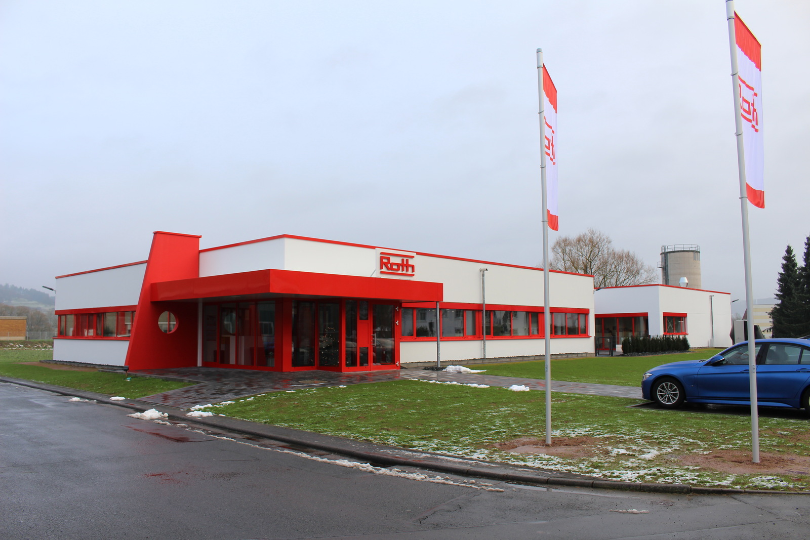 Roth Plastic Technology - Neues Dienstleistungsgebäude eingeweiht